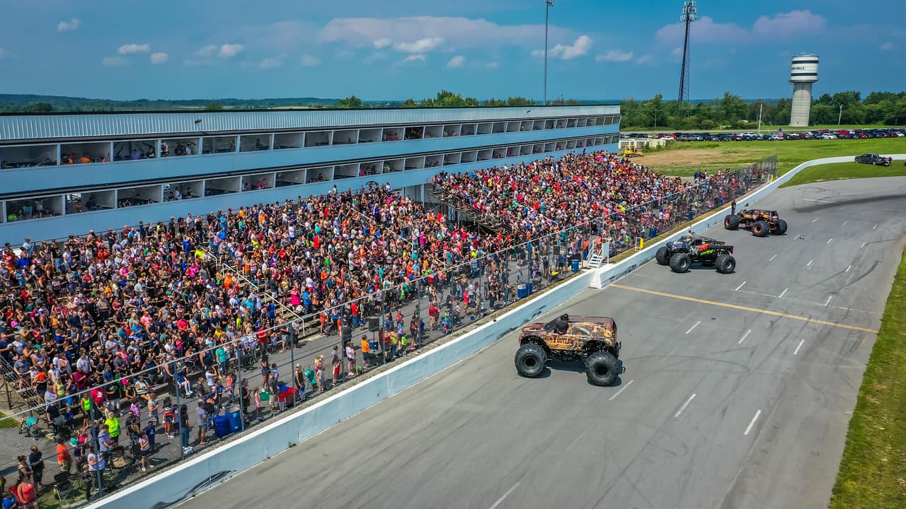 Evans Mills Raceway Park – www.evansmillsracewaypark.com